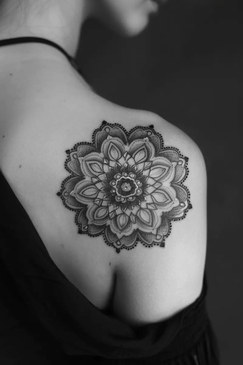 13 Stunning Shoulder Tattoo Ideas For Women To Try